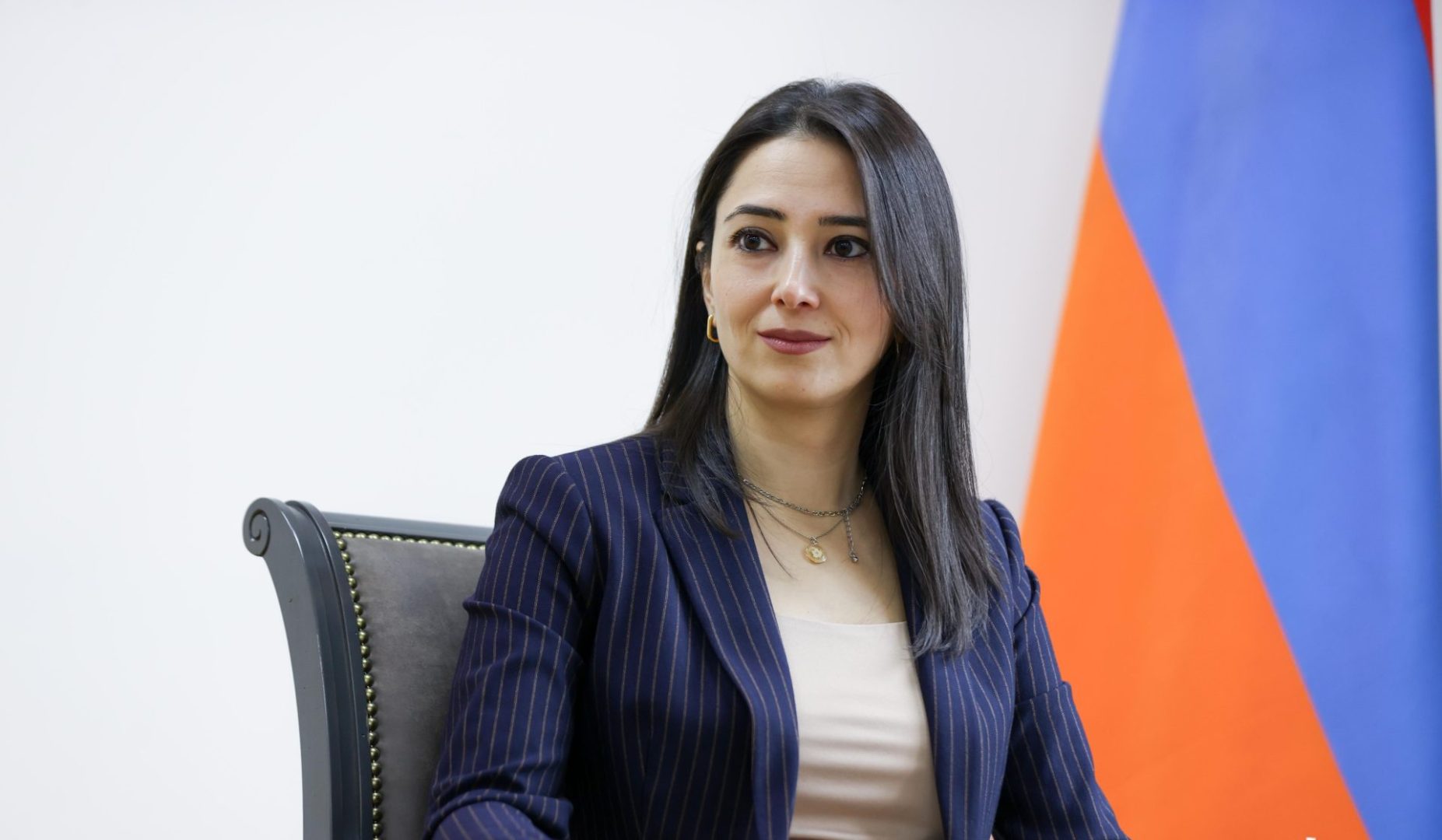 Gyarak peysha muryzta bukard d Atra – Pras kala Amaya d' Armenia